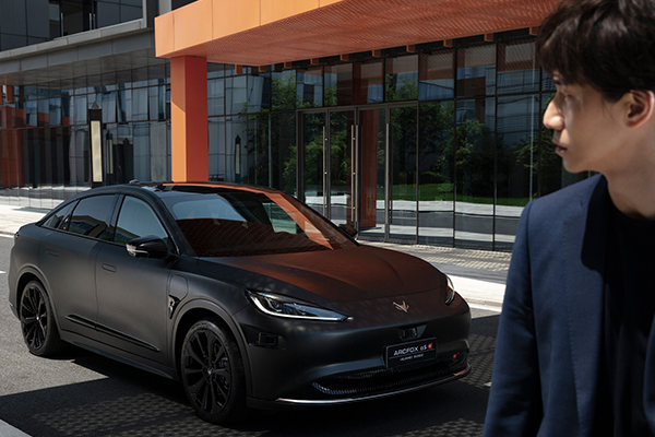 Huawei-powered Arcfox releases semi-autonomous driving features in ...